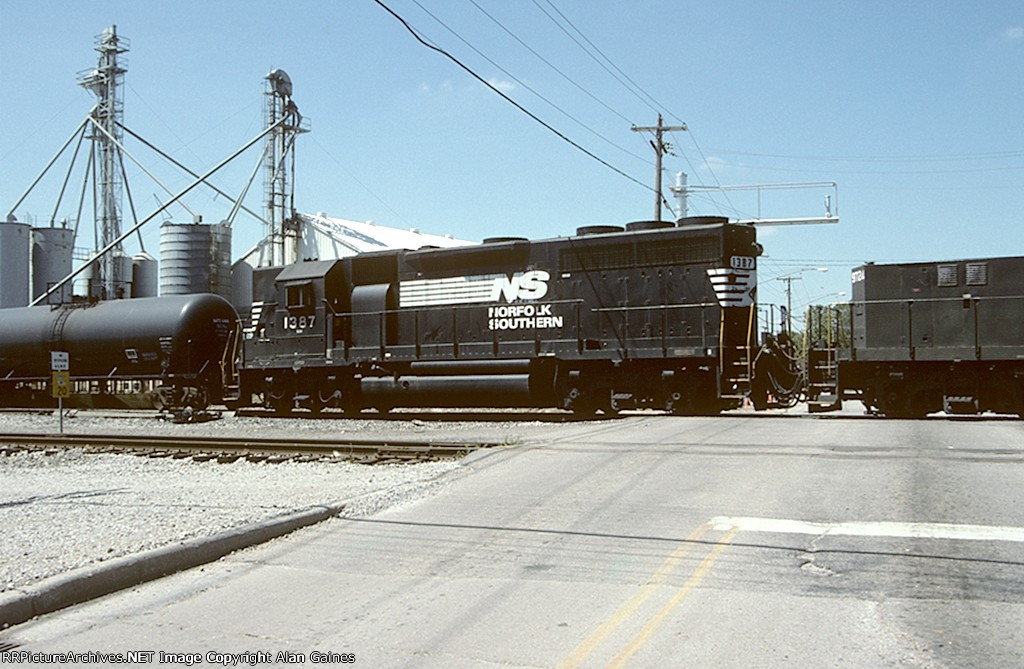 NS GP40 1387